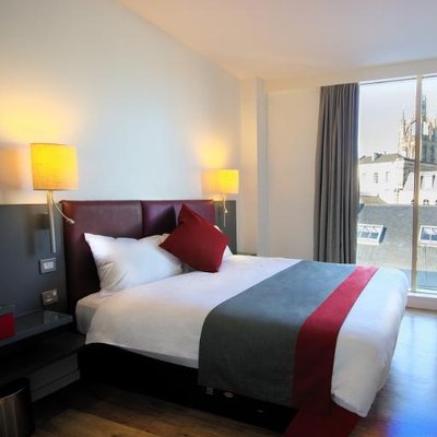 Brandfetch | Sleeperz Hotels Logos & Brand Assets