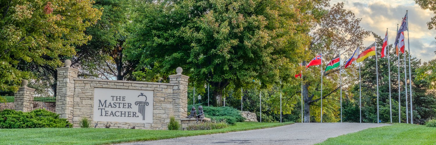 Brandfetch | The Master Teacher Logos & Brand Assets