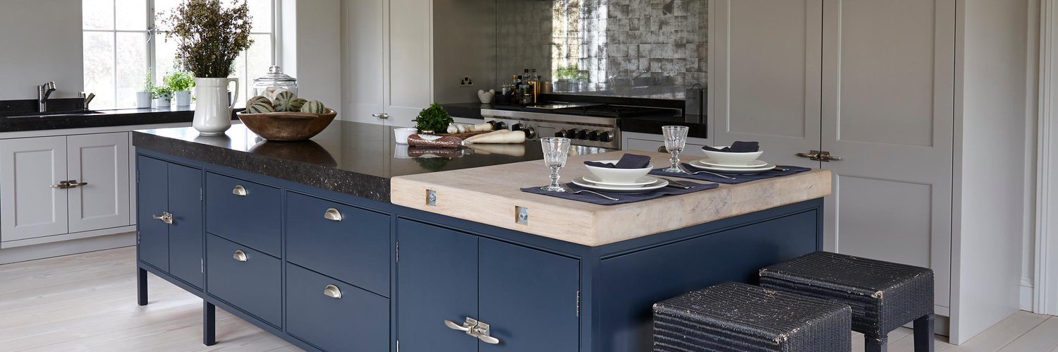 Brandfetch | Mowlem&Co Logos & Brand Assets